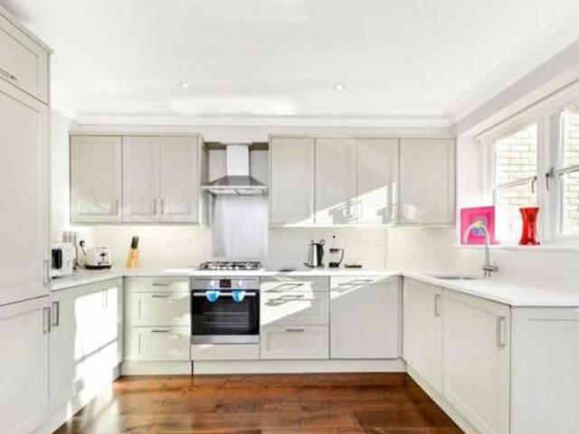 3 Bedroom Apartment For Sale In London
