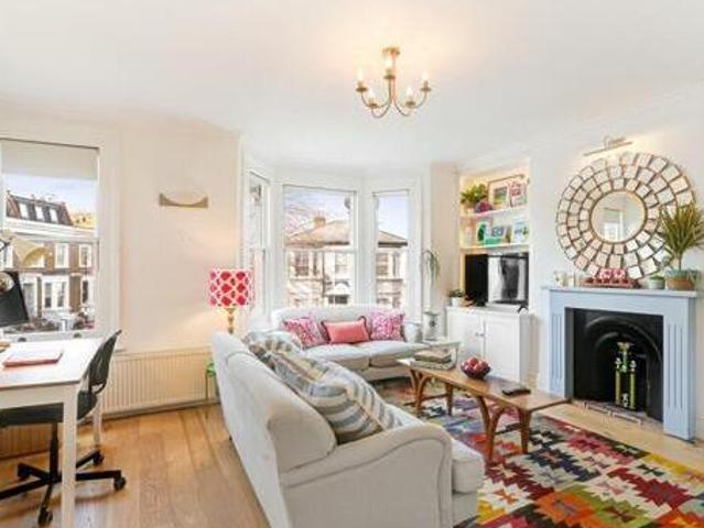 3 Bedroom Apartment For Sale In London