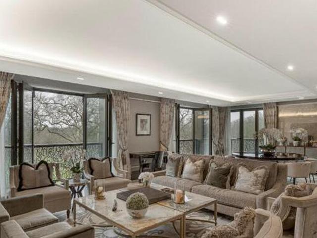 3 Bedroom Apartment For Sale In London