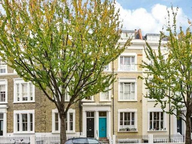 3 Bedroom Apartment For Sale In London