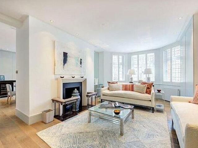 3 Bedroom Apartment For Sale In London