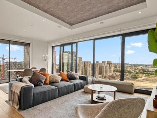 3 Bedroom Apartment For Sale In London