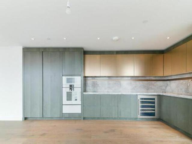 3 Bedroom Apartment For Sale In London