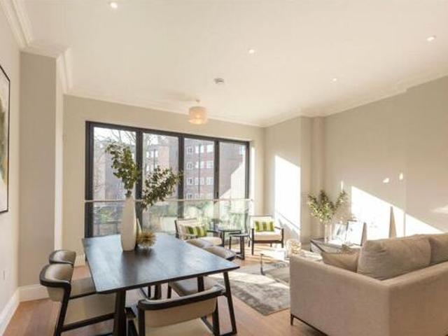 3 Bedroom Apartment For Sale In London