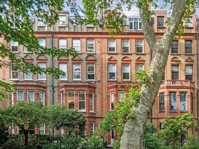 3 Bedroom Apartment For Sale In London