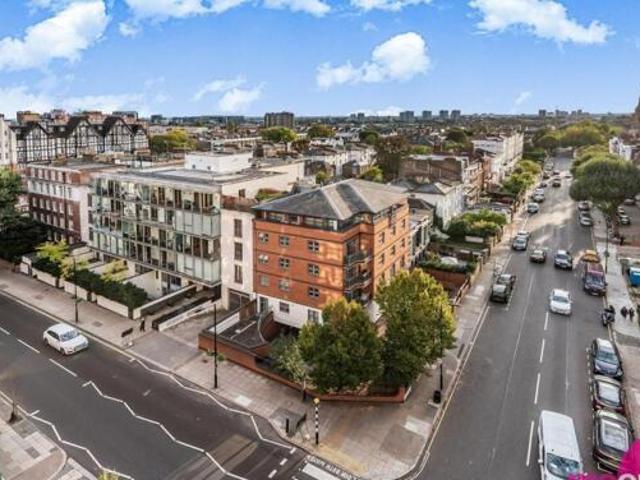 3 Bedroom Apartment For Sale In London
