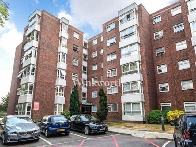 3 Bedroom Apartment For Sale In London