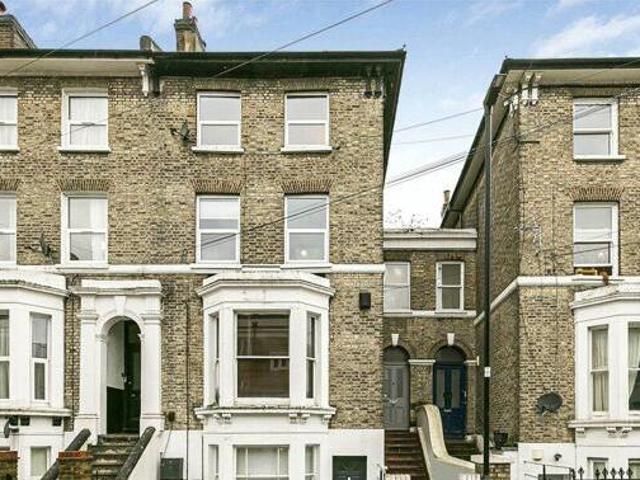 3 Bedroom Apartment For Sale In London