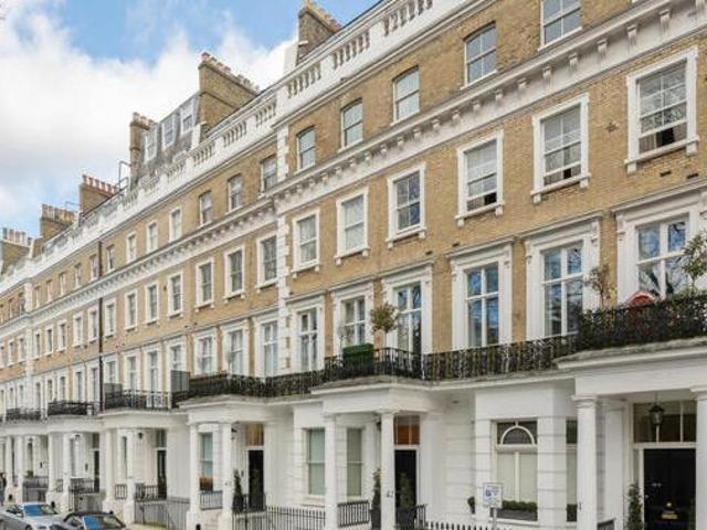 3 Bedroom Apartment For Sale In London