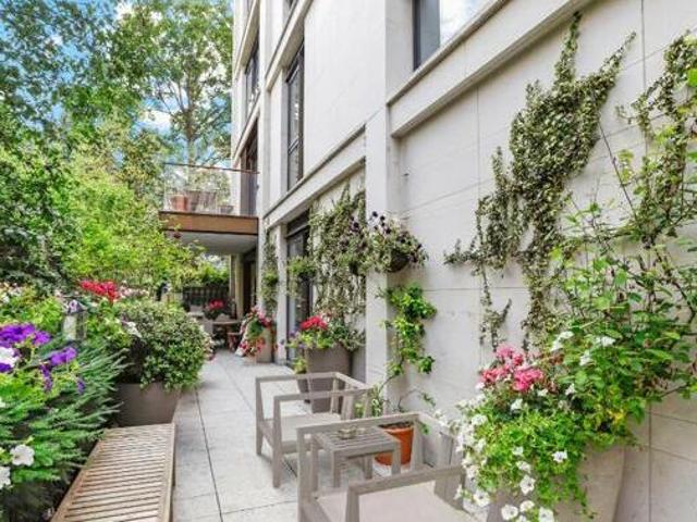 3 Bedroom Apartment For Sale In London