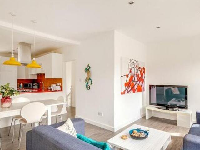 3 Bedroom Apartment For Sale In London