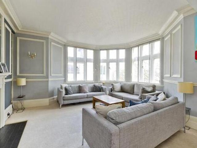 3 Bedroom Apartment For Sale In London
