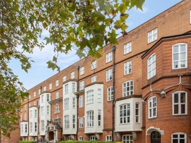 3 Bedroom Apartment For Sale In London