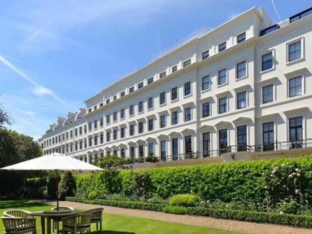 3 Bedroom Apartment For Sale In London