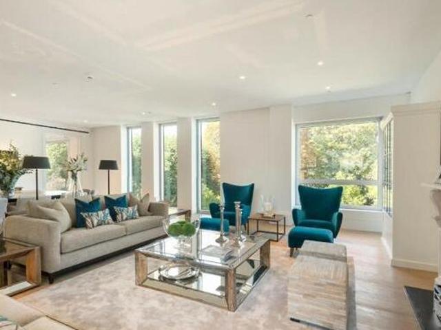 3 Bedroom Apartment For Sale In London