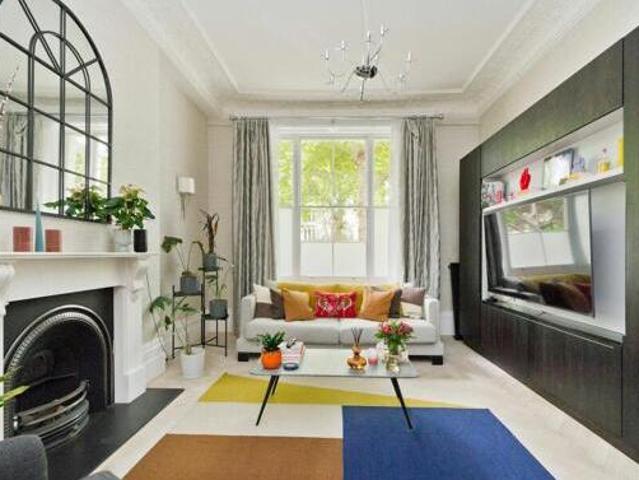 3 Bedroom Apartment For Sale In London