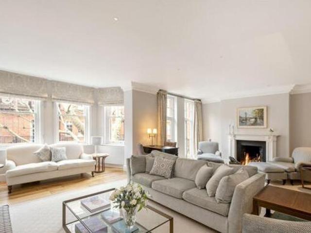3 Bedroom Apartment For Sale In London