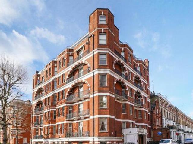 3 Bedroom Apartment For Sale In London