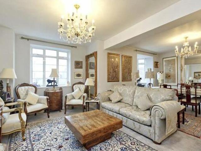 3 Bedroom Apartment For Sale In London