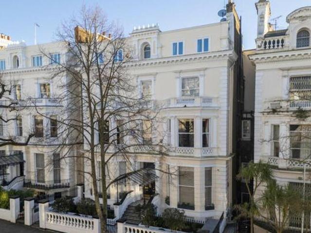 3 Bedroom Apartment For Sale In London