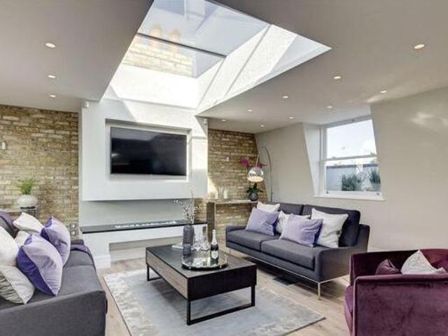 3 Bedroom Apartment For Sale In London