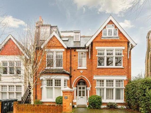 3 Bedroom Apartment For Sale In London
