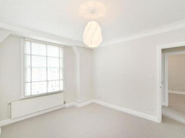 3 Bedroom Apartment For Sale In London