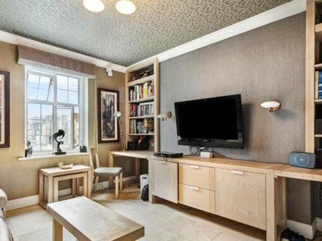 3 Bedroom Apartment For Sale In London
