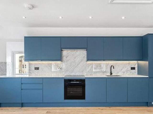3 Bedroom Apartment For Sale In London