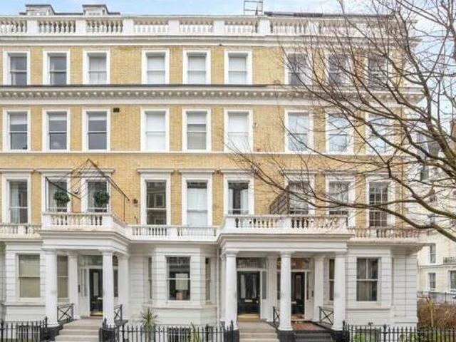 3 Bedroom Apartment For Sale In London