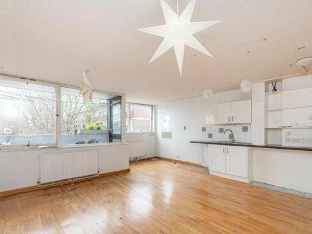 3 Bedroom Apartment For Sale In London