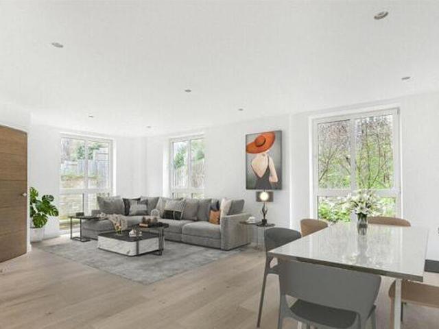 3 Bedroom Apartment For Sale In London