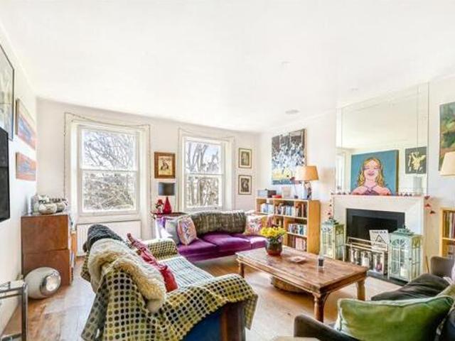 3 Bedroom Apartment For Sale In London