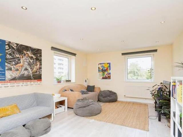 3 Bedroom Apartment For Sale In London