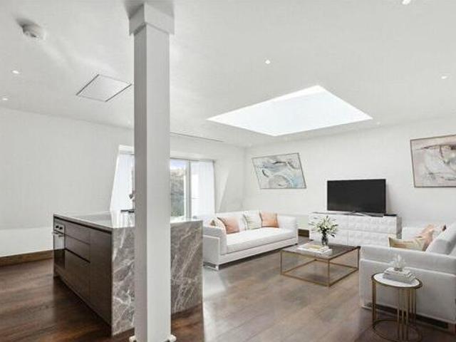 3 Bedroom Apartment For Sale In London