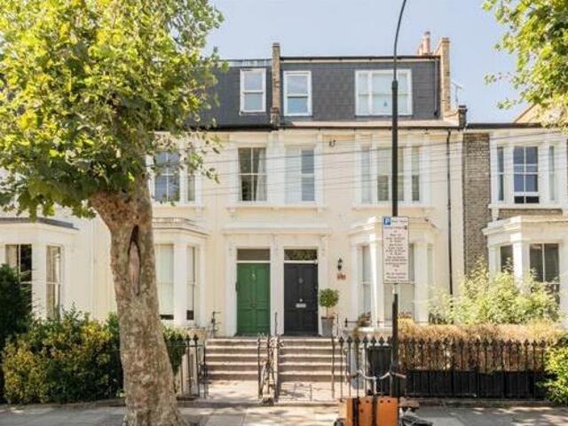 3 Bedroom Apartment For Sale In London