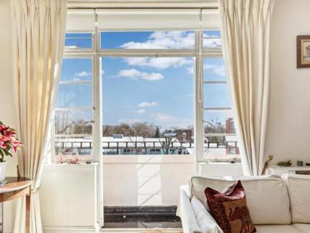 3 Bedroom Apartment For Sale In London
