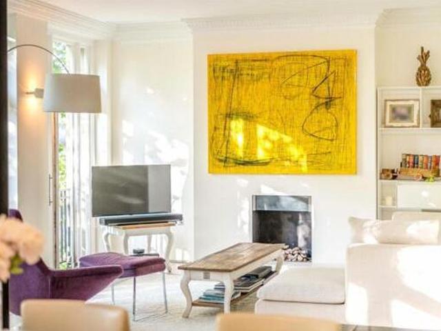 3 Bedroom Apartment For Sale In London