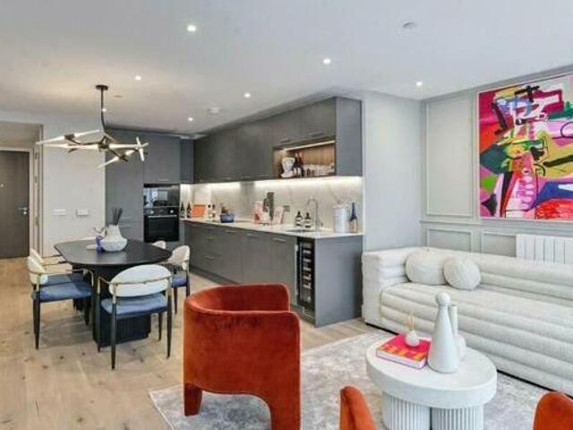 3 Bedroom Apartment For Sale In London