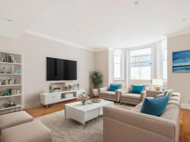 3 Bedroom Apartment For Sale In London