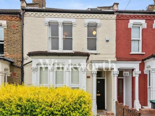 3 Bedroom Apartment For Sale In London