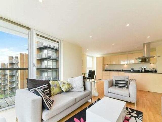 3 Bedroom Apartment For Sale In London