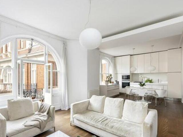 3 Bedroom Apartment For Sale In London