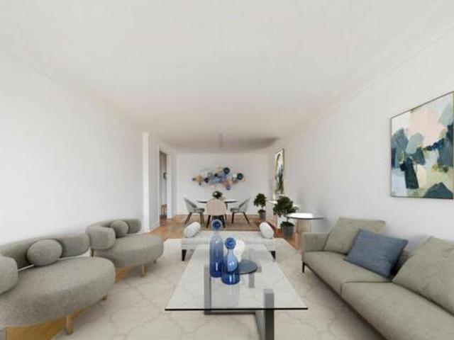 3 Bedroom Apartment For Sale In London