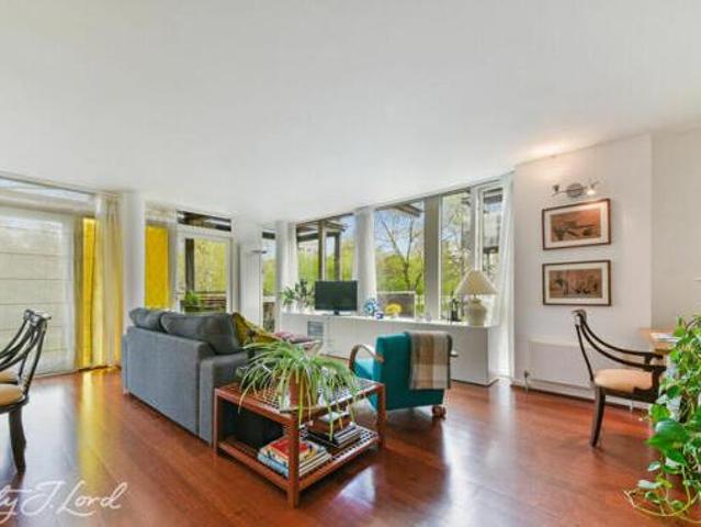 3 Bedroom Apartment For Sale In London