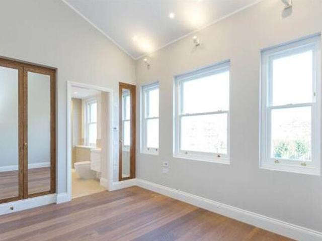 3 Bedroom Apartment For Sale In London