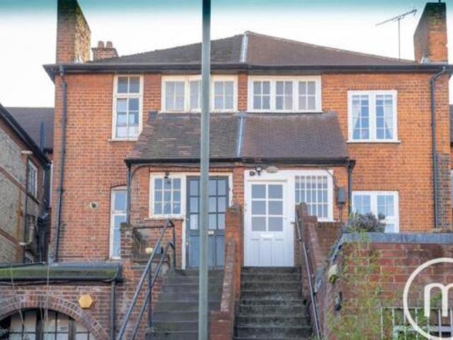 3 Bedroom Apartment For Sale In London, Greater London