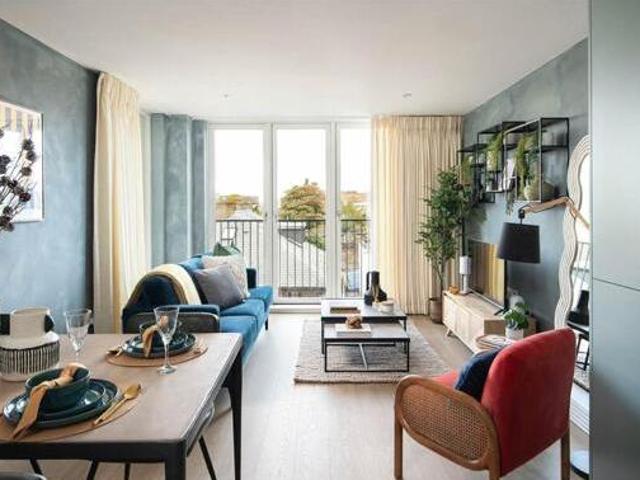 3 Bedroom Apartment For Sale In Loughborough Junction