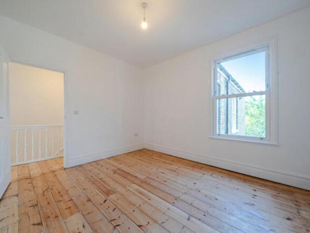 3 bedroom apartment for sale in Loxton Road, London, SE23