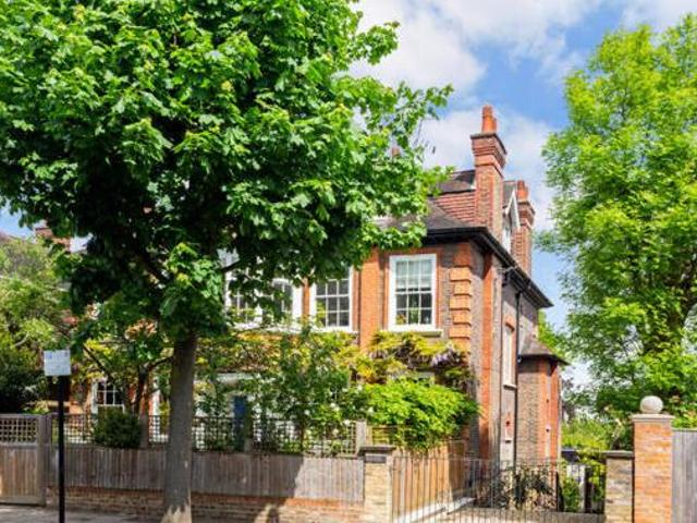 3 Bedroom Apartment For Sale In Putney, London
